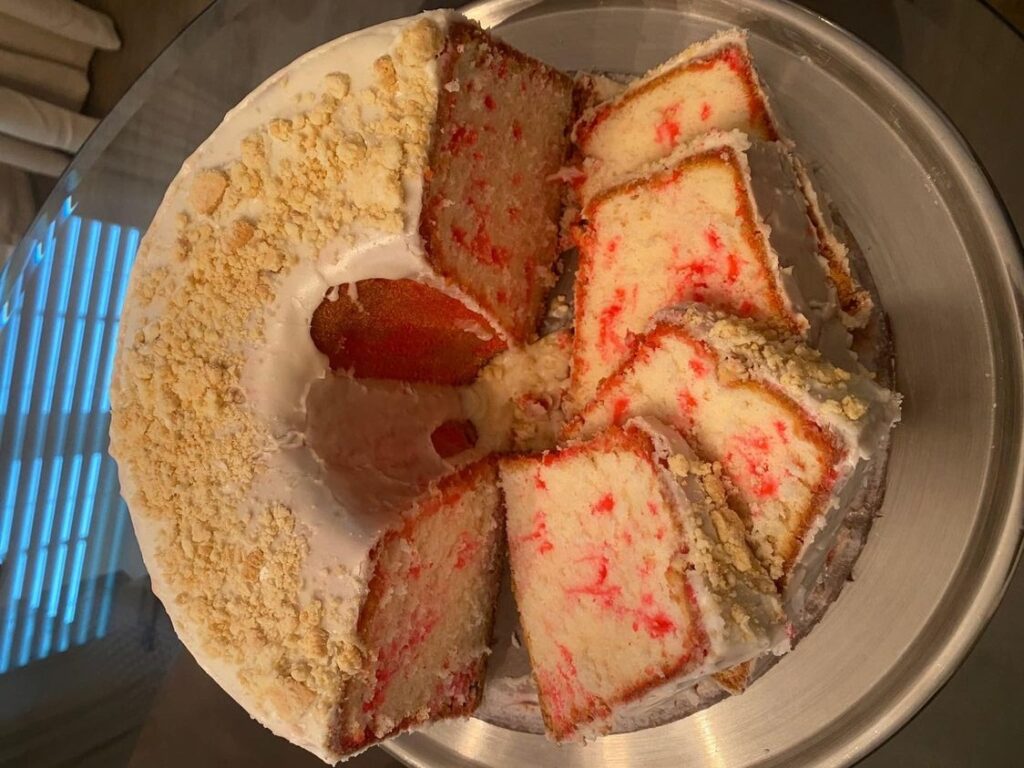 Strawberry crunch pound cake – Phitip Recipes