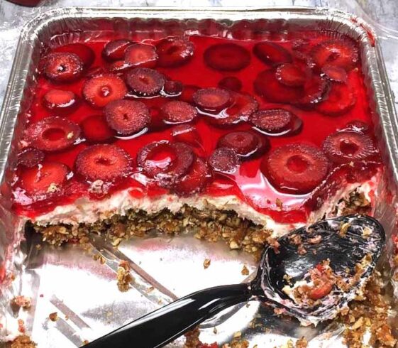 RASPBERRY JELLO PRETZEL SALAD – Phitip Recipes