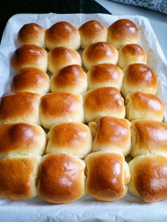 Perfectly soft and fluffy dinner rolls – Phitip Recipes