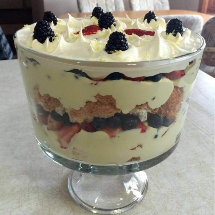 OUTRAGEOUS LEMON BERRY TRIFLE – Phitip Recipes