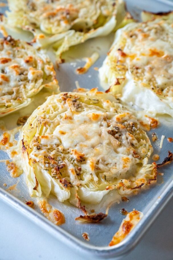 Cheesy Baked Cabbage Steaks – Phitip Recipes