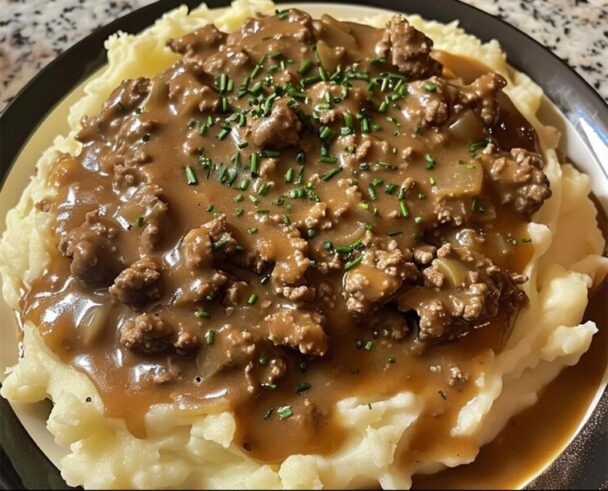Ground Beef and Gravy Over Mashed Potatoes – Phitip Recipes