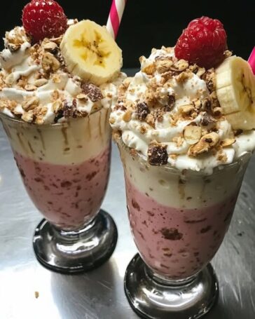 Homemade Banana Split Milkshakes – Phitip Recipes